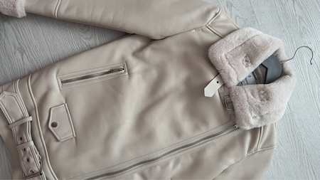 Продам дублёнку авиатор от Stradivarius