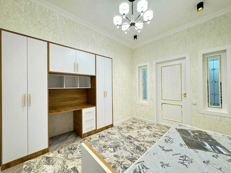 Продаётся 3х комнатная квартира на 4 - этаже с лифтом. Шота Руставели