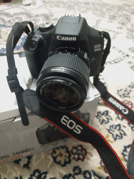 Камера Canon 2000D EOS совершенно новый продаётся
