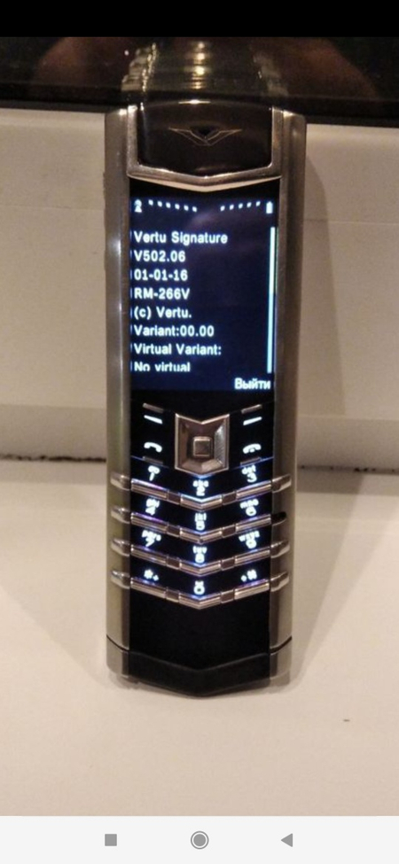 Срочно продам телефон vertu signature