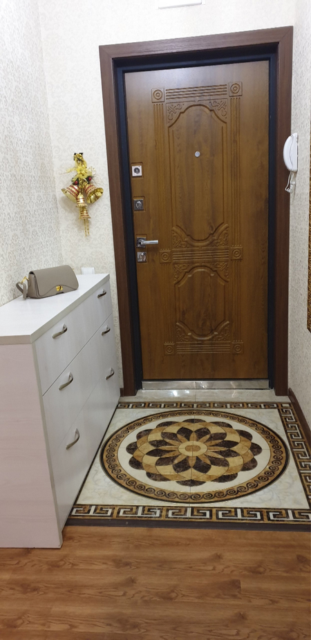 Своя 4х ком. Мирзо Улугбекский район. Карасу-6, базарчик.