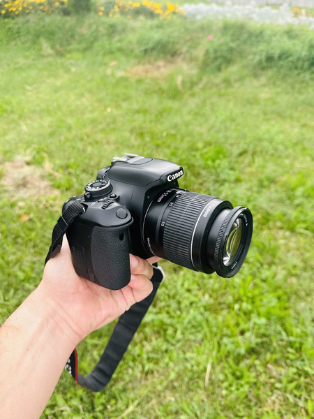 Canon EOS 600D, 18-55mm Kit лучший выбор для работы и семьи