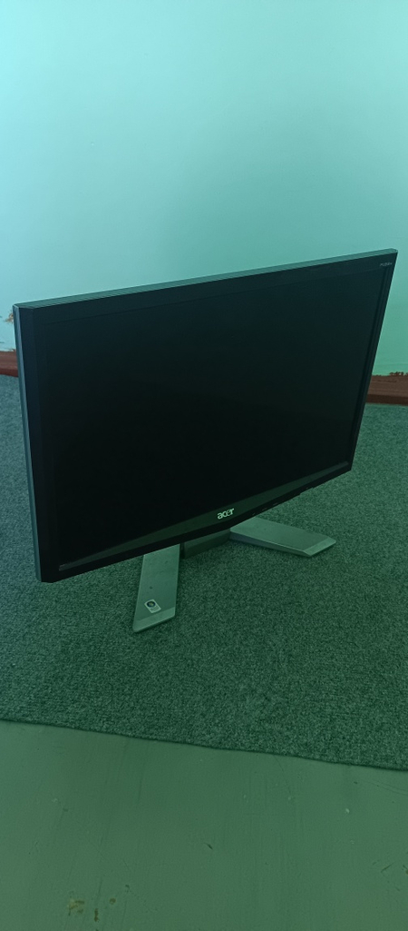ACER ekran sotiladi