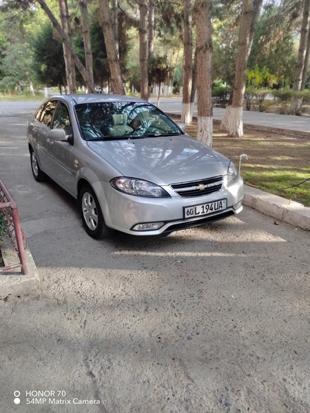 Lacetti 1.8 Jentra qilingan.