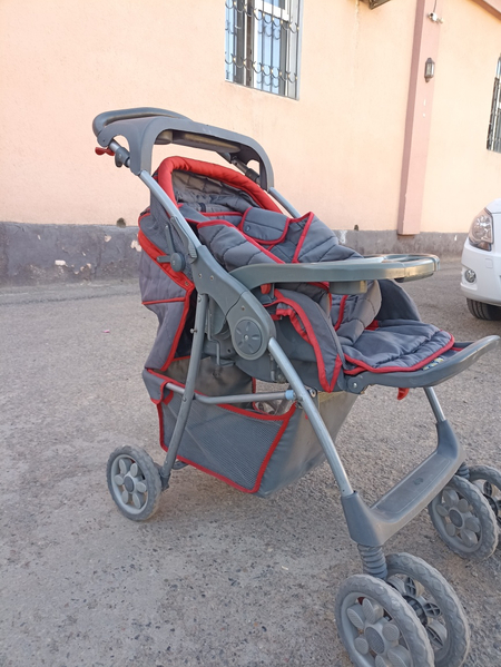 Продадим детскую коляску в отличном состоянии.