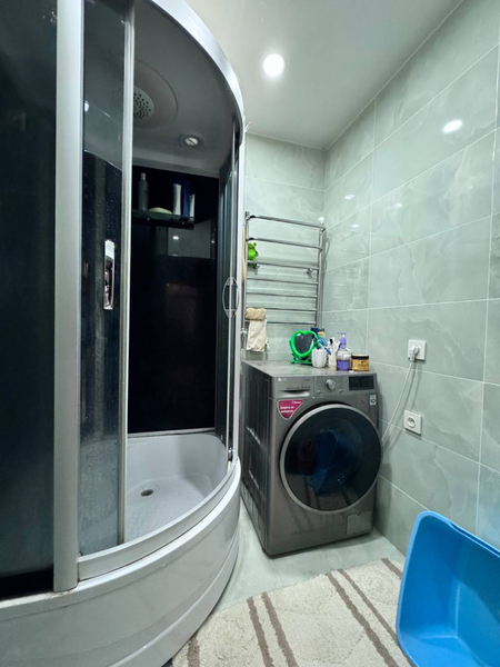Срочно продам квартиру 4/4/9 Юнусабад 12