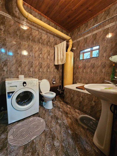 Срочно на Бадамзар махалле продаётся дом.