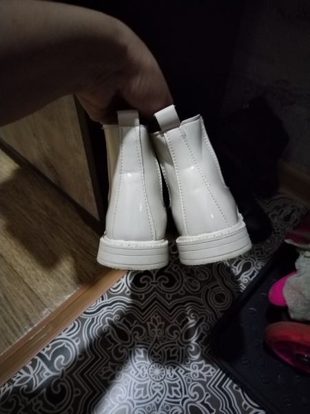 Продам детские ботиночки