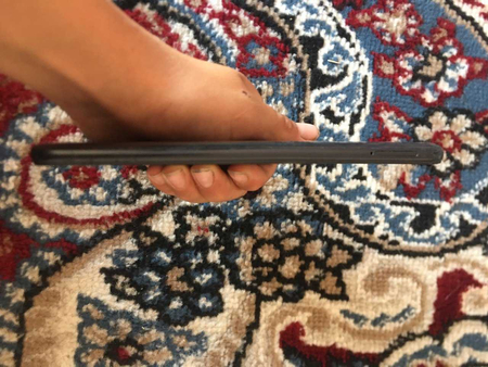 Redmi 7 32\3 gb holati yaxshi qiz bola tutgan
