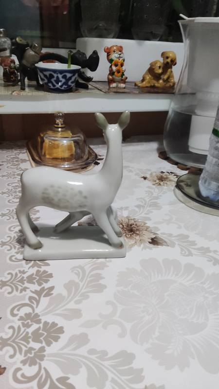 Продам статуэтку Олениха с олененком