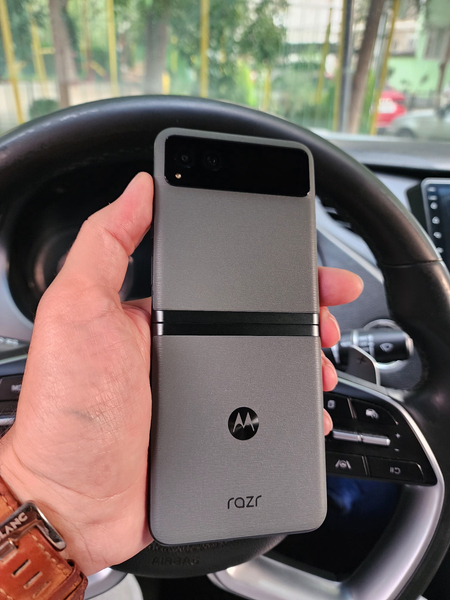 Motorola razr 40  (xt2323-2)   8/128 (green)