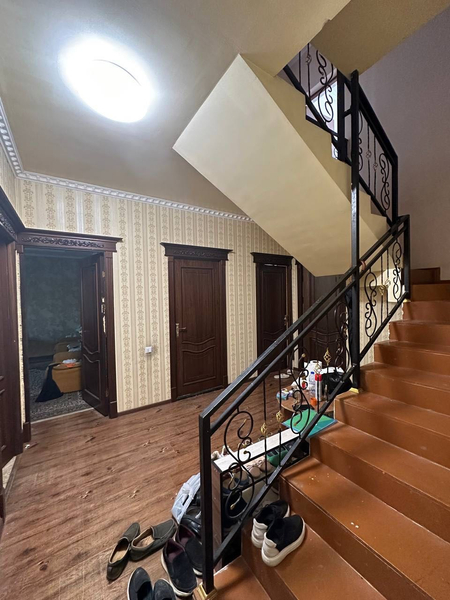 Продается Дом 4 сотки, 9 комнат, 2 санузела