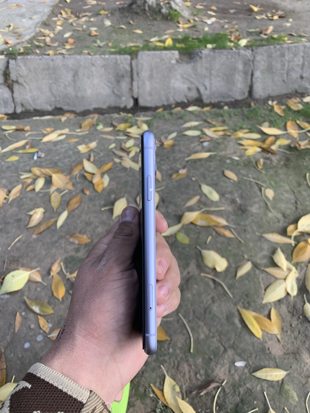 iphone11 64tali yomkis 75% aybi yoq