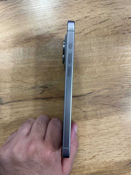 Продаётся телефон Iphone 15 pro max без коробки срочно