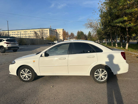 Lacetti Gentra 2023 mexanika oq rang