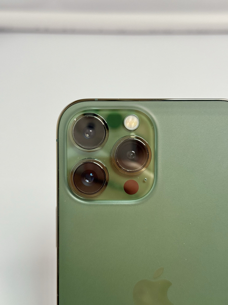 Свой Apple IPhone 13 Pro Max green 256 gb KH/A. в хорошем состоянии .
