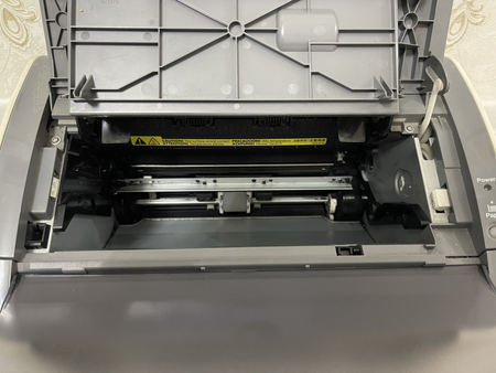Продам чернобелый принтер Canon LBP2900