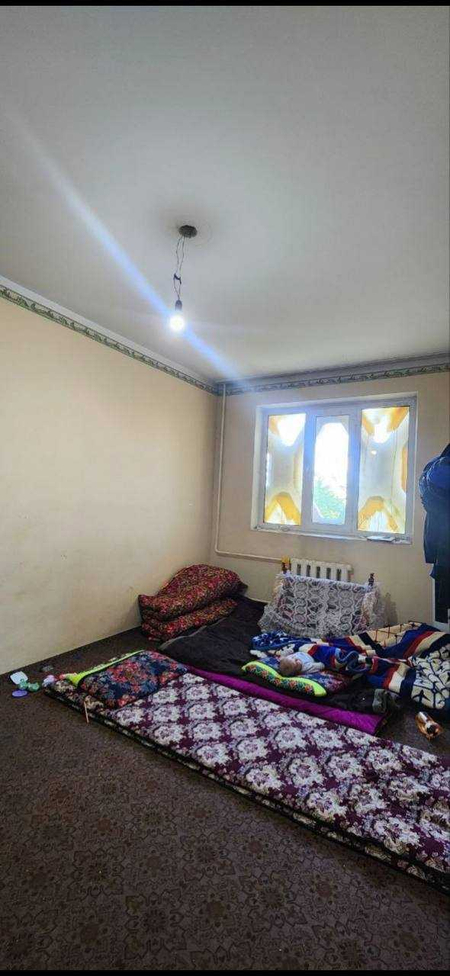 Kvartira sotiladi 2 xona  SROCHNO