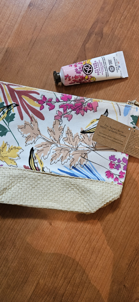 Косметичка + крем набор yves rocher