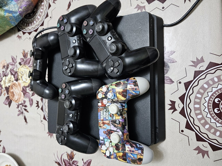 Playstation 4 sotiladi