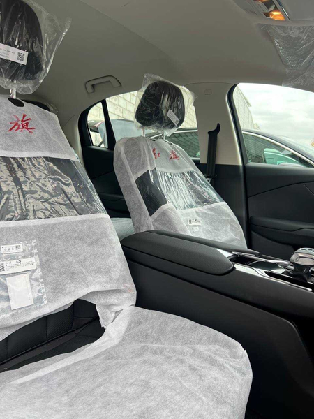 Hongqi E-Qm5 450km