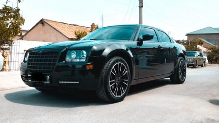 Chrysler 300c Sotiladi
