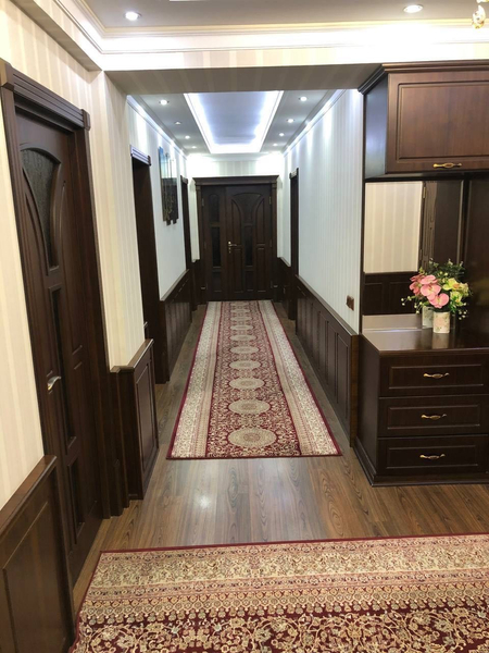 Продажа 4-х комнатной квартиры в 