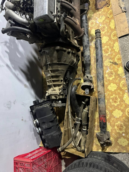 602 mator sotiladi mercedes benz gelik mator karobkasi ham bor