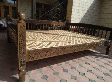 Тапчан, Сури, Крават