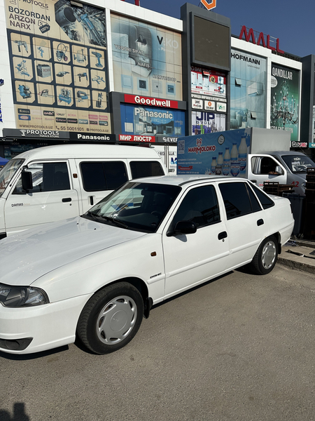 Nexia 2 2009 yil. Bir qol haydalgan moshina