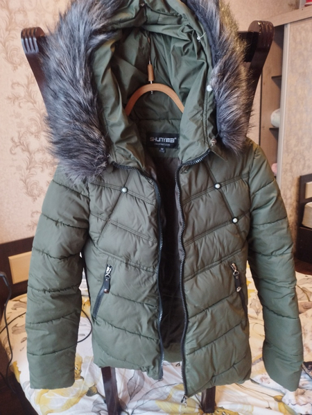 Продам куртки женские.