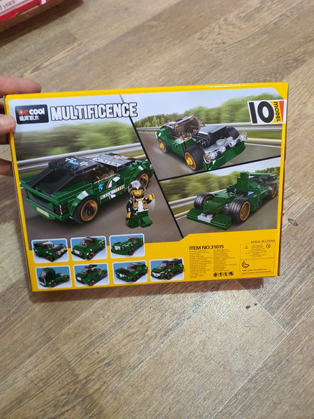 Lego moshina har xil Bob yasaladi