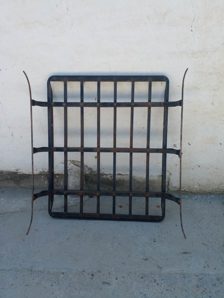 Moskvich bagaj  sotiladi