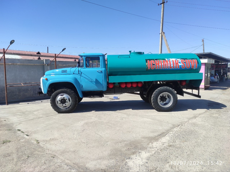 Zil 130 vodavoz.