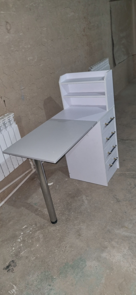 manikurni stol 500x1070x750x1080