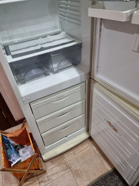 Продам 2х камерный 2х компрессорный холодильник атлант