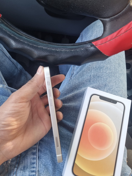 Apple 12/128 sotiladi