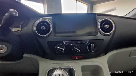 JAC M3 Plus oq va qora nalichida tayyor