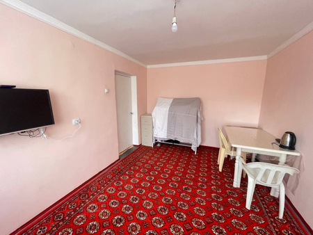 Uy sotiladi metro mirzo ulugʻbek chilinzor 9 kv 1 xona 42000$