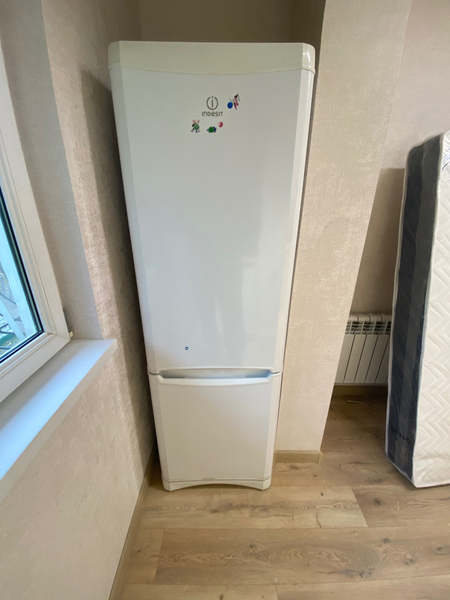 Холодильник Indesit