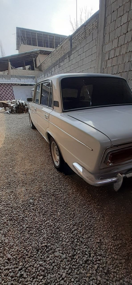 Vaz 2103 sotiladi