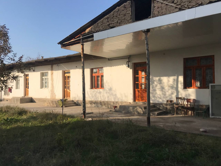 Keles Abduraxmonovda 8sotixli uy sotiladi