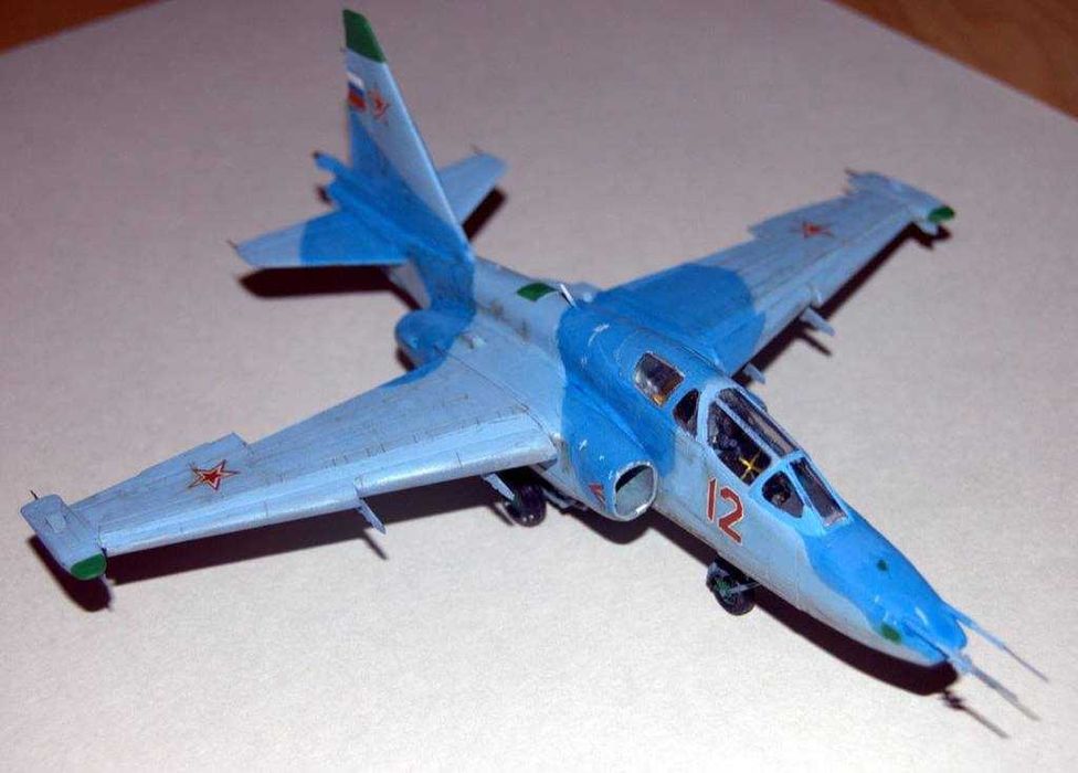 Сборная модель самолета Су-39 (Звезда 1/72)
