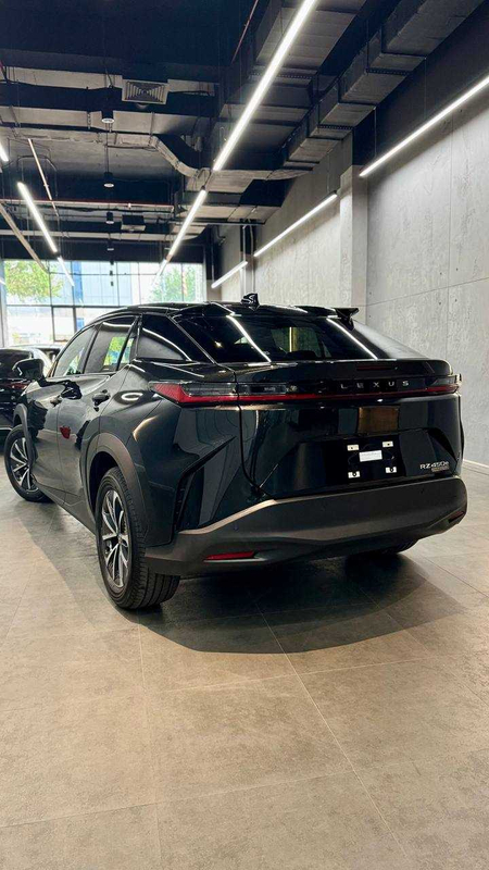 Lexus RZ450e 2023