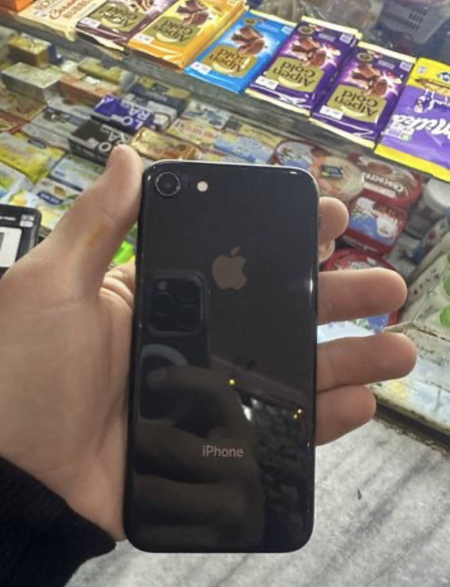 iphone 8, abmen bor, keliwiladi srochni!!