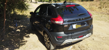 Lada Xray cross  bir qoʻl moshina