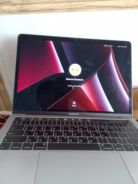 Mac book pro sotiladi