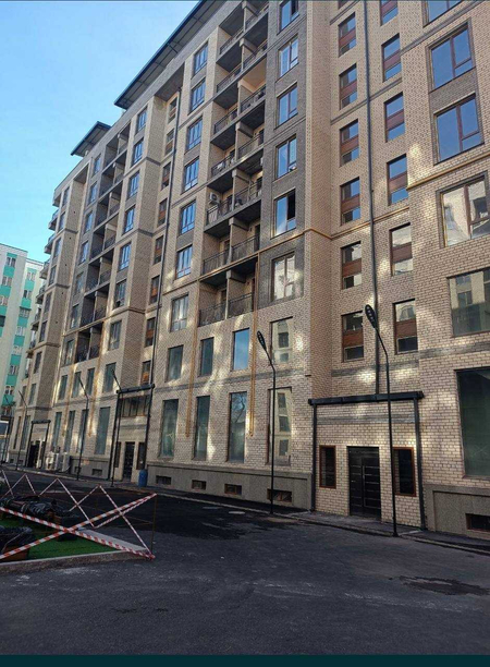 Продаю квартиру в Махтумкули Пойтахт Резеден 70м3