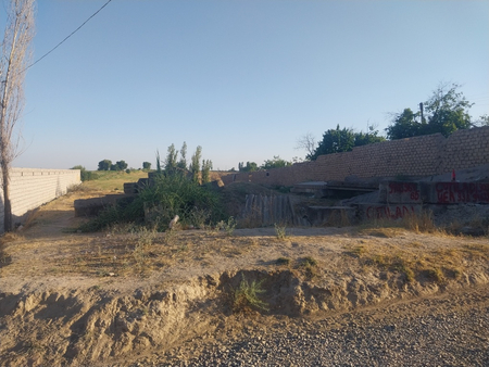 Quruq yer sotiladi