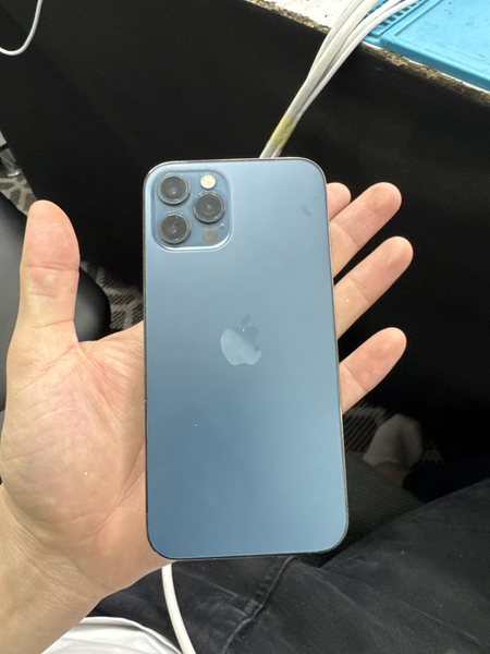 Iphone 12 pro icloudga tushgan